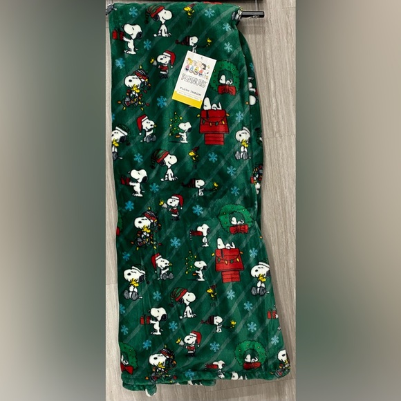 Peanuts | Bedding | Peanuts Christmas Santa Snoopy Woodstock Striped ...